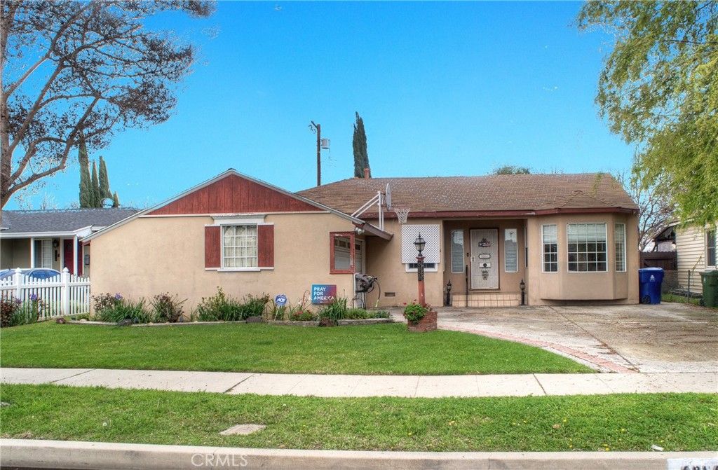 6856 Hesperia Ave, Reseda, CA 91335 - See Est. Value, Schools & More