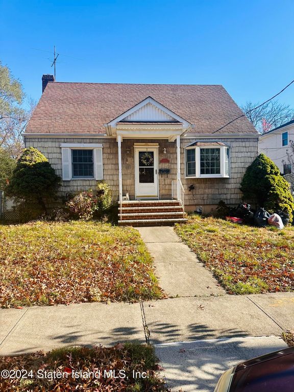 373 Richard Ave, Staten Island, NY 10309 - See Est. Value, Schools & More