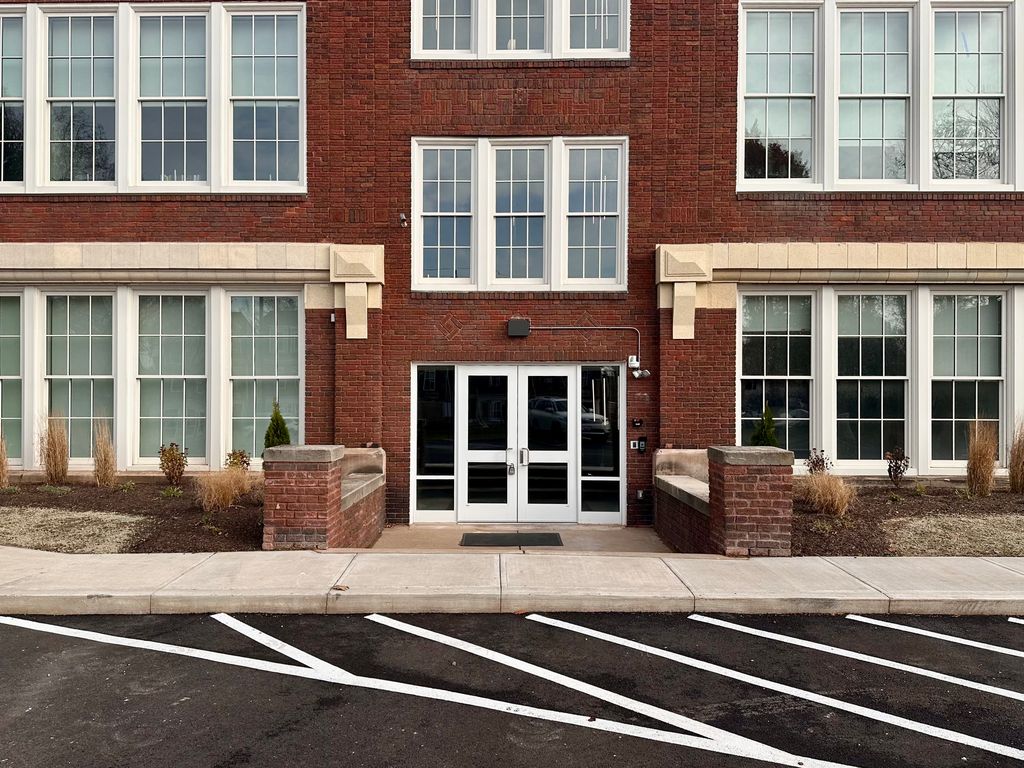 25 Public Sq #209, Willoughby, OH 44094 | Trulia
