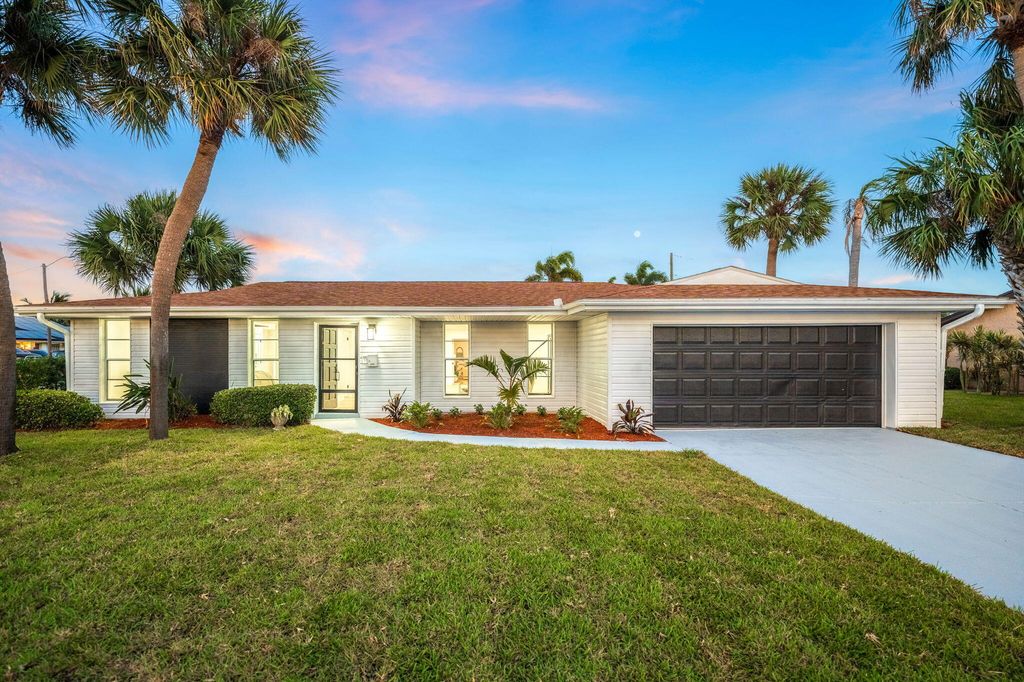 205 Bonnie Ct, Satellite Beach, FL 32937 - See Est. Value, Schools & More