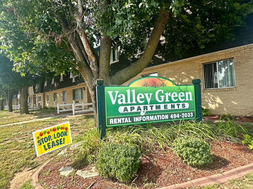 1680 Shawano Ave #1, Green Bay, WI 54303 - See Est. Value, Schools & More