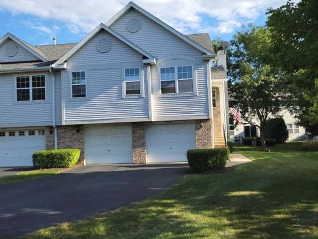 9447 Fountain Point Cir, Darien, IL 60561 | Trulia