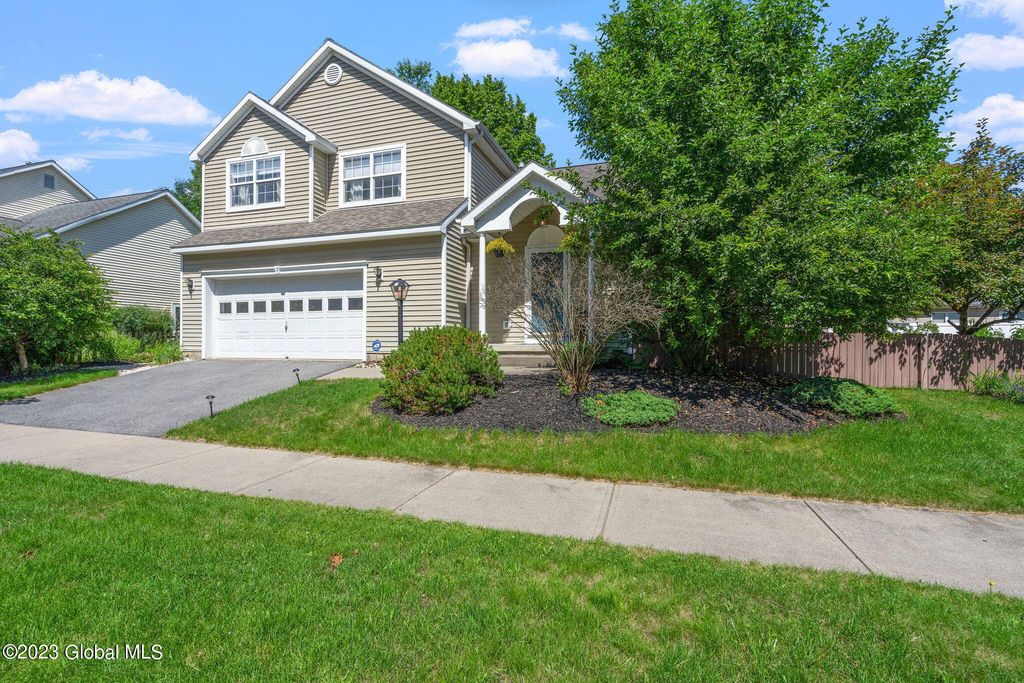 12 Maxwell Drive, Saratoga Springs, NY 12866 - See Est. Value, Schools ...