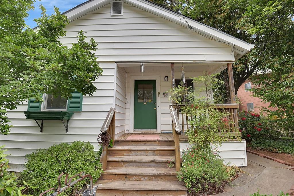 608 Neal St, Grass Valley, CA 95945 - See Est. Value, Schools & More