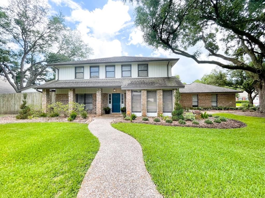 2814 Oak Dr, Bay City, TX 77414 - See Est. Value, Schools & More