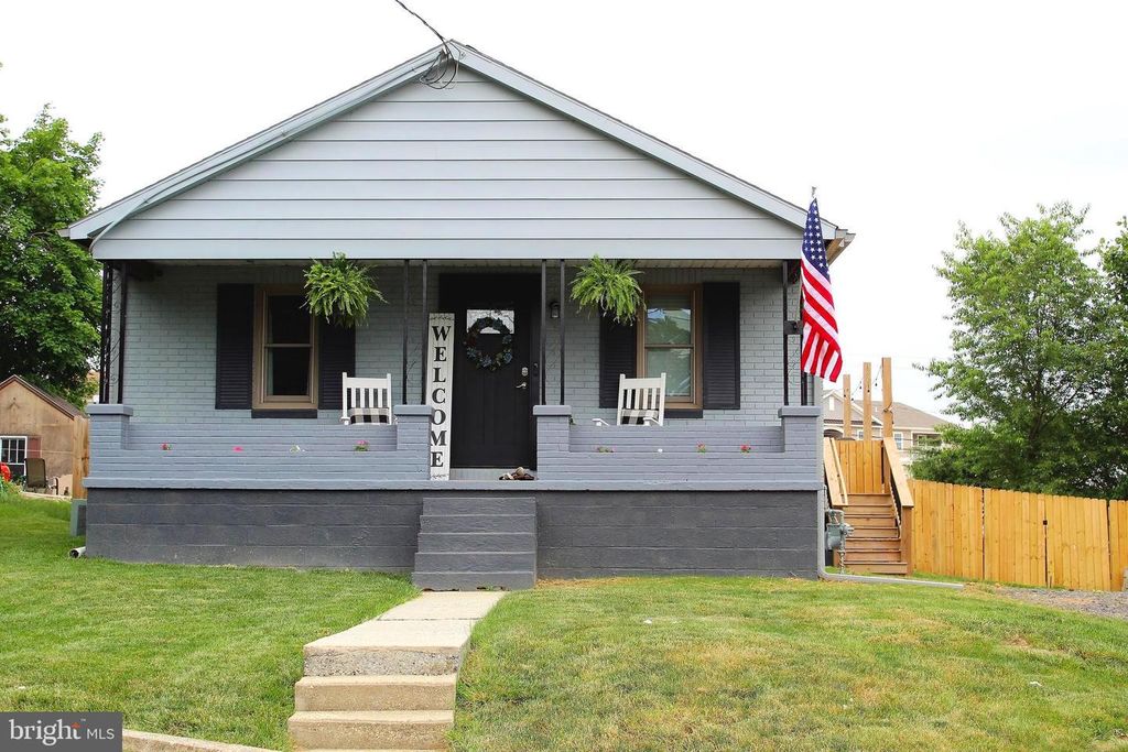 306 2nd St, Enola, PA 17025 - See Est. Value, Schools & More