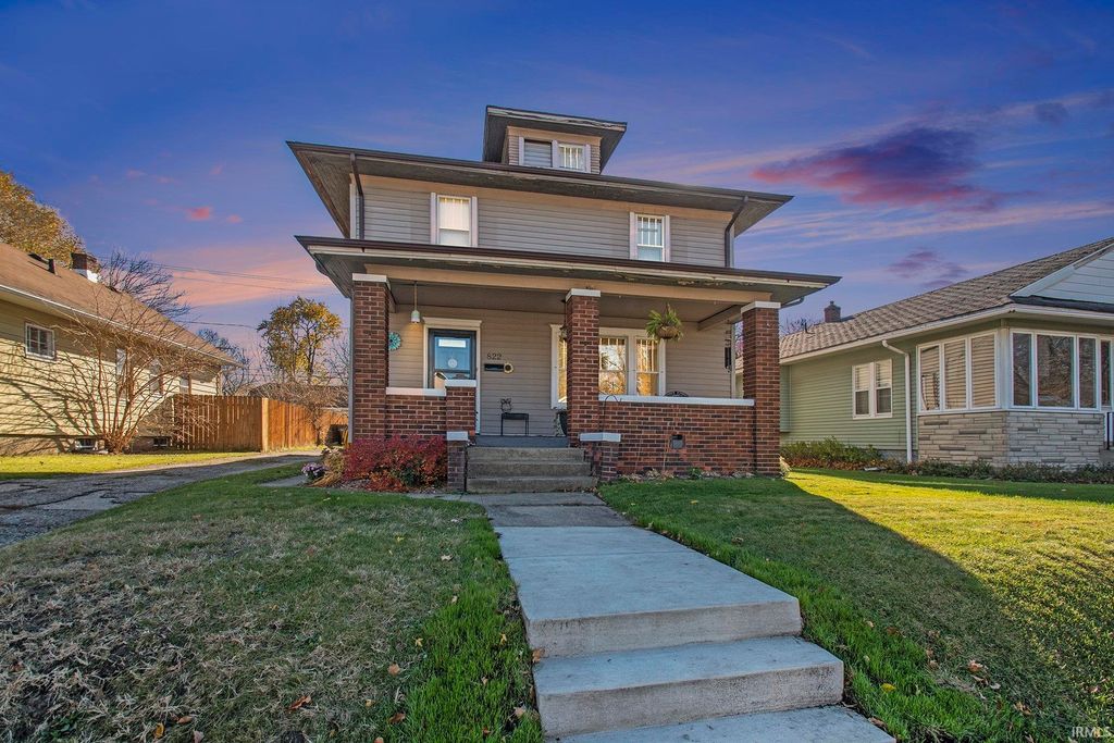 822 E Ewing Ave, South Bend, IN 46613 - See Est. Value, Schools & More