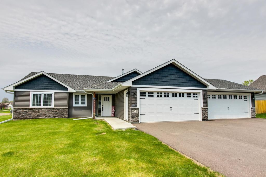 829 Hidden Ln, New Richmond, WI 54017 - See Est. Value, Schools & More