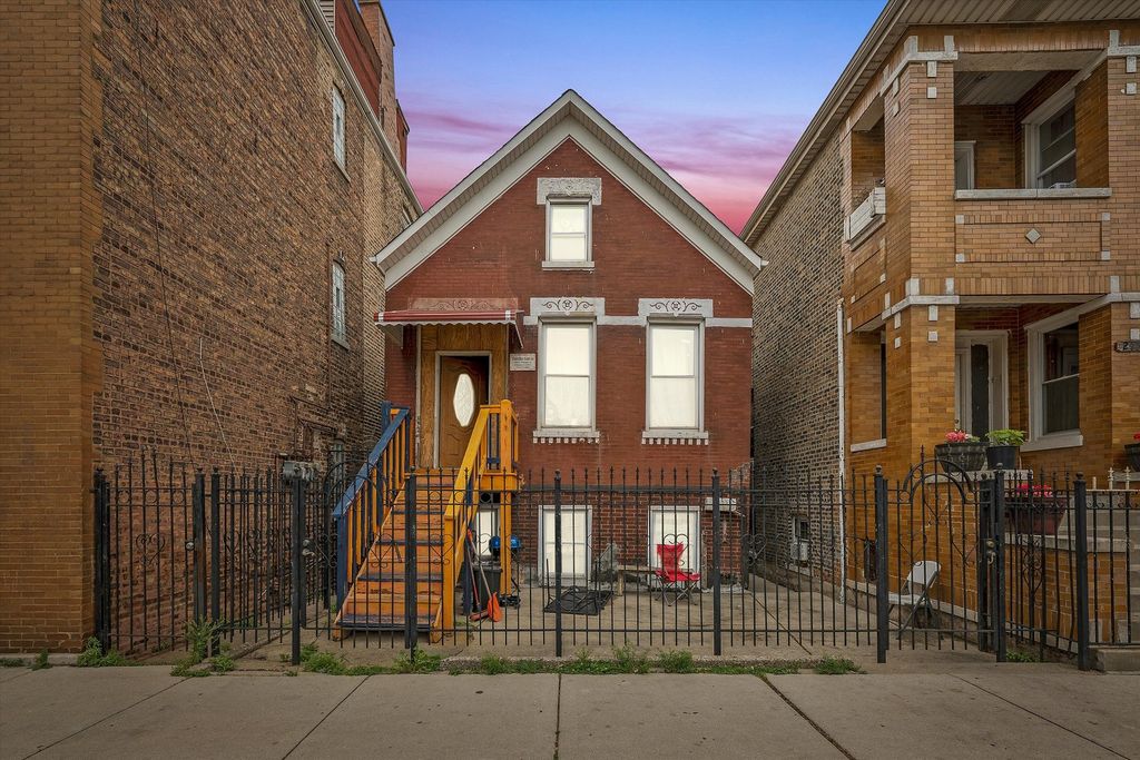 2435 S Whipple St, Chicago, IL 60623 | MLS# 11981514 | Trulia