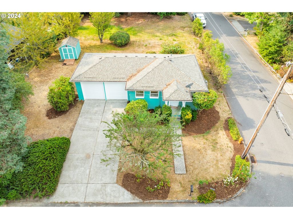 5132 SW Freeman Ct, Portland, OR 97219 - See Est. Value, Schools & More
