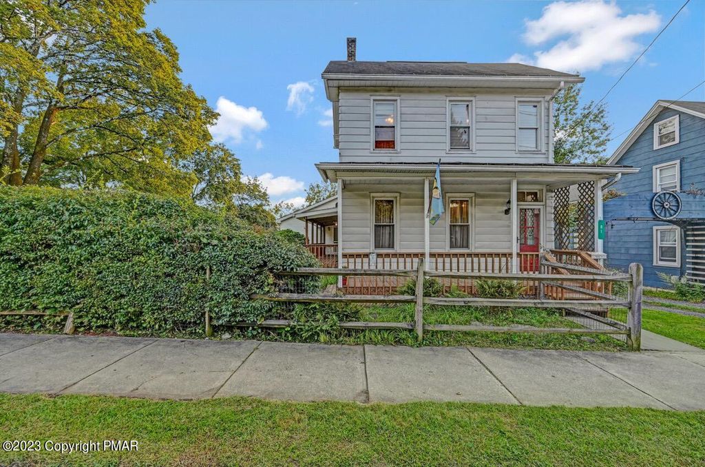 81 Prospect St, East Stroudsburg, PA 18301 - See Est. Value, Schools & More