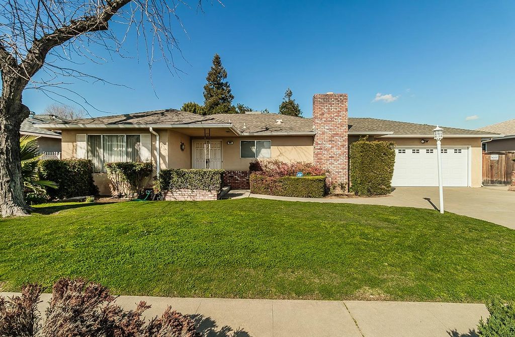 860 E Spruce Ave, Fresno, CA 93720 - See Est. Value, Schools & More