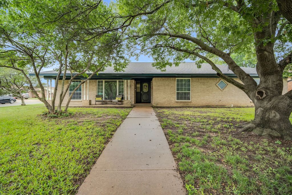 1201 Prelude Dr, Fort Worth, TX 76134 - See Est. Value, Schools & More