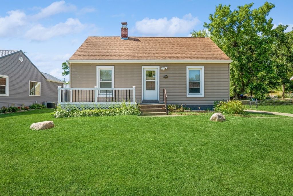 1511 E Ave NW, Cedar Rapids, IA 52405 - See Est. Value, Schools & More