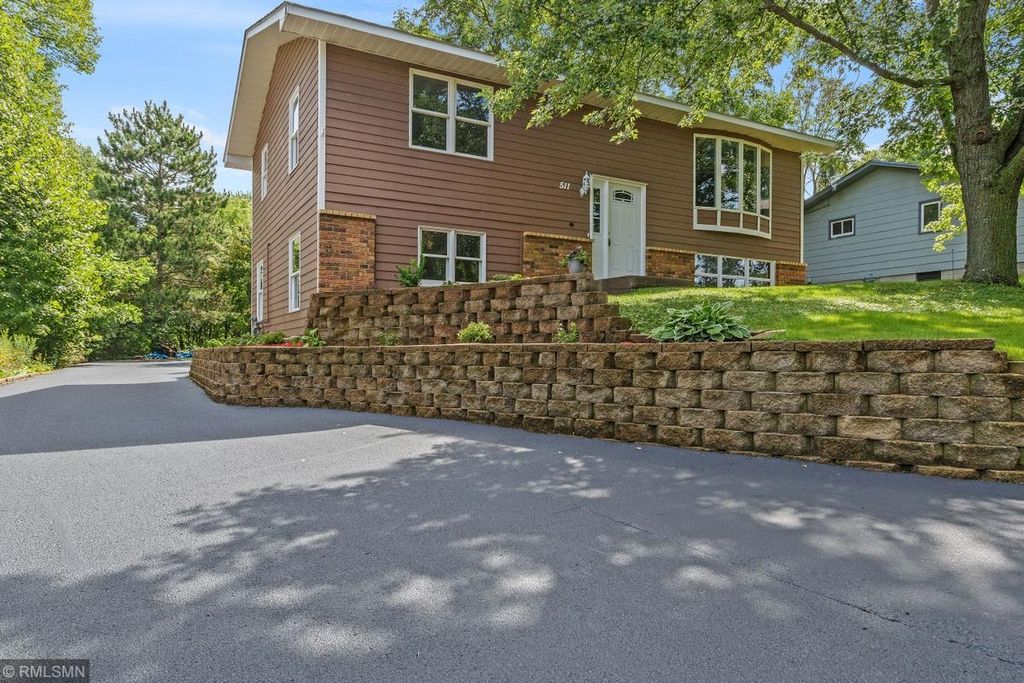 511 W St S, Stillwater, MN 55082 - See Est. Value, Schools & More