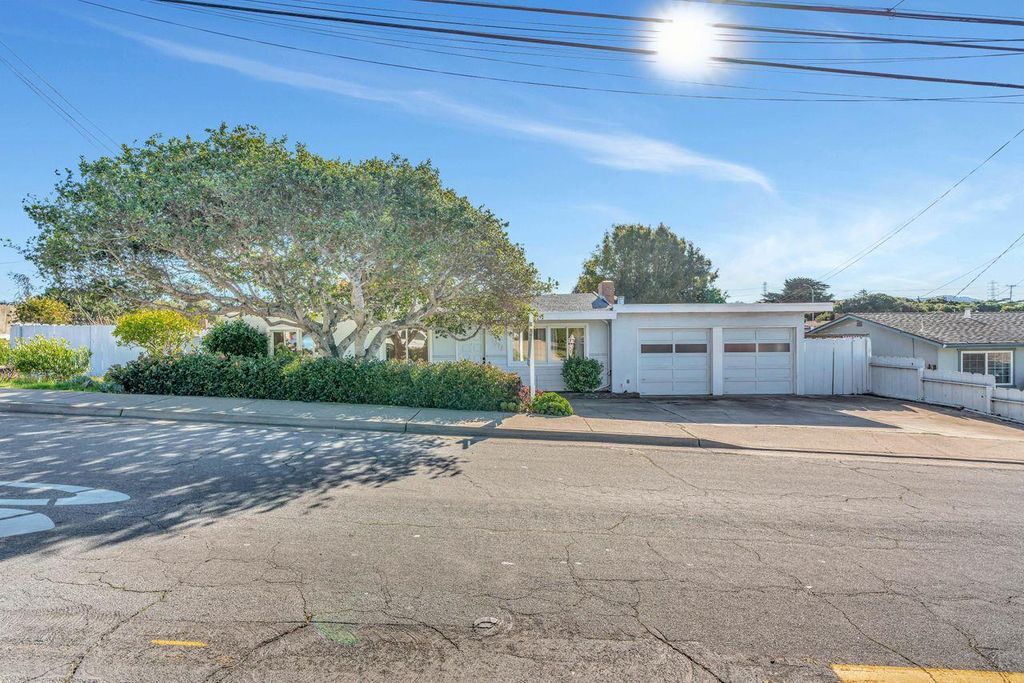 1372 Kimball Ave, Seaside, CA 93955 - See Est. Value, Schools & More