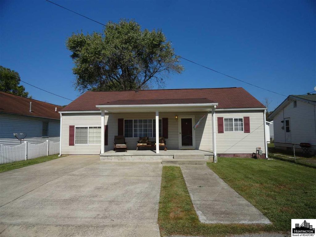 39 Curry Ave, Huntington, WV 25705 - See Est. Value, Schools & More