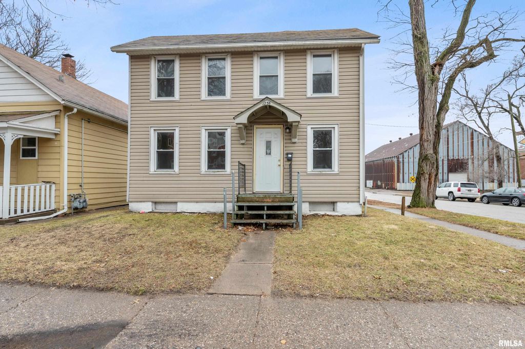 1235 W 6th St, Davenport, IA 52802 - See Est. Value, Schools & More