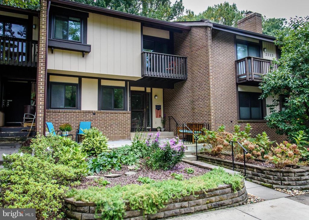 2111 Glencourse Ln, Reston, VA 20191 - See Est. Value, Schools & More