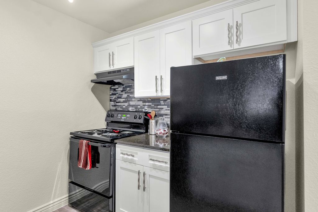 3802 N 27th St #202, Phoenix, AZ 85016 - See Est. Value, Schools & More