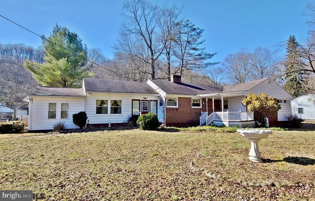 285 Hickory Dr, Tyrone, PA 16686 - See Est. Value, Schools & More