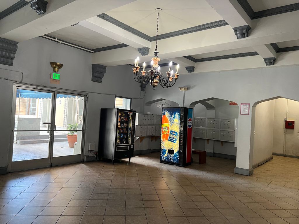 617 S Normandie Ave #102, Los Angeles, CA 90005 | Trulia