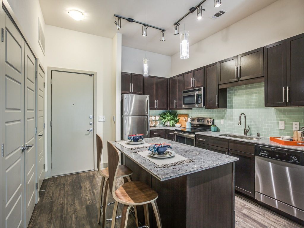 660 Yorktown St #3411, Dallas, TX 75208 - See Est. Value, Schools & More