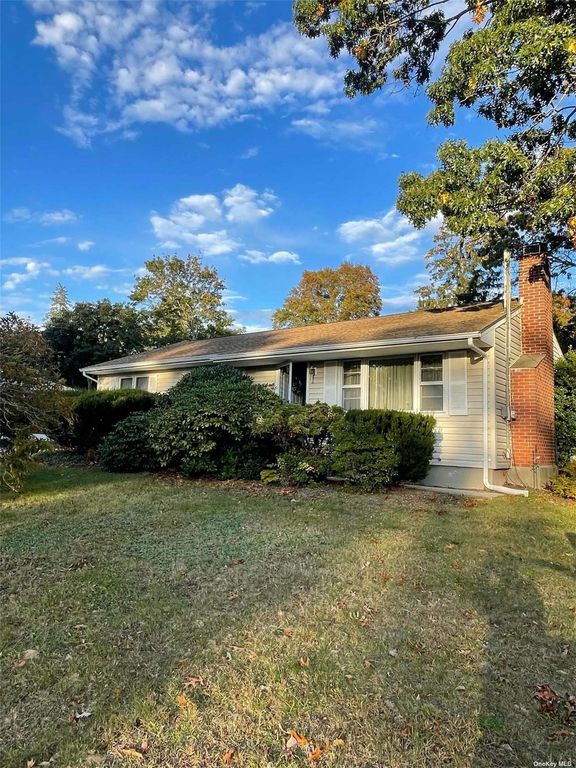 615 Deep Hole Drive, Mattituck, NY 11952 | Trulia