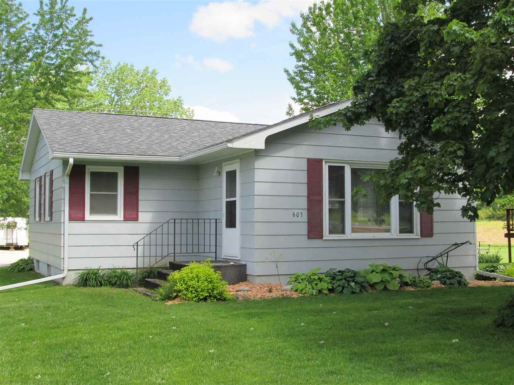 603 Mill St, Elgin, IA 52141 - See Est. Value, Schools & More