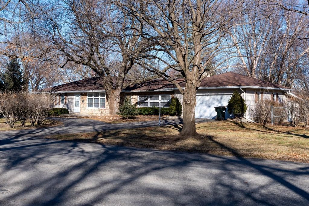 4515 E Ave NE, Cedar Rapids, IA 52402 - See Est. Value, Schools & More