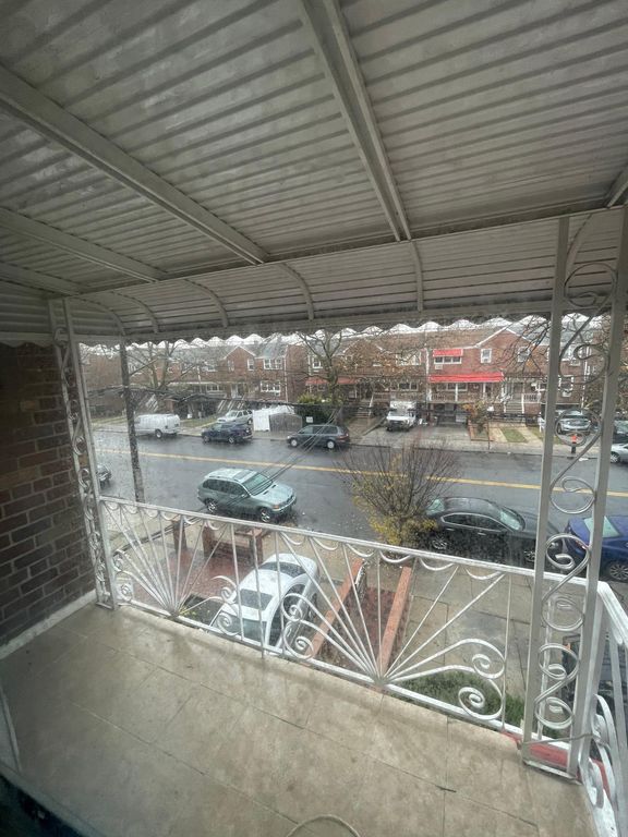 948 E 85th St #2, Brooklyn, NY 11236 - See Est. Value, Schools & More