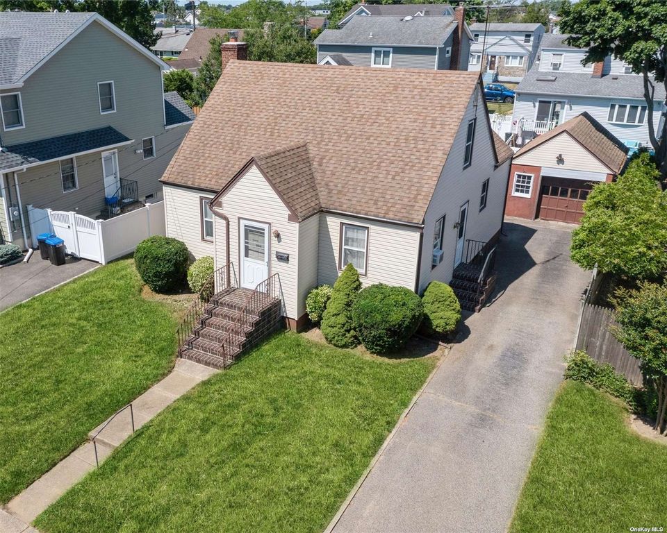 2462 Woodland Avenue, Wantagh, NY 11793 | MLS# 3563375 | Trulia