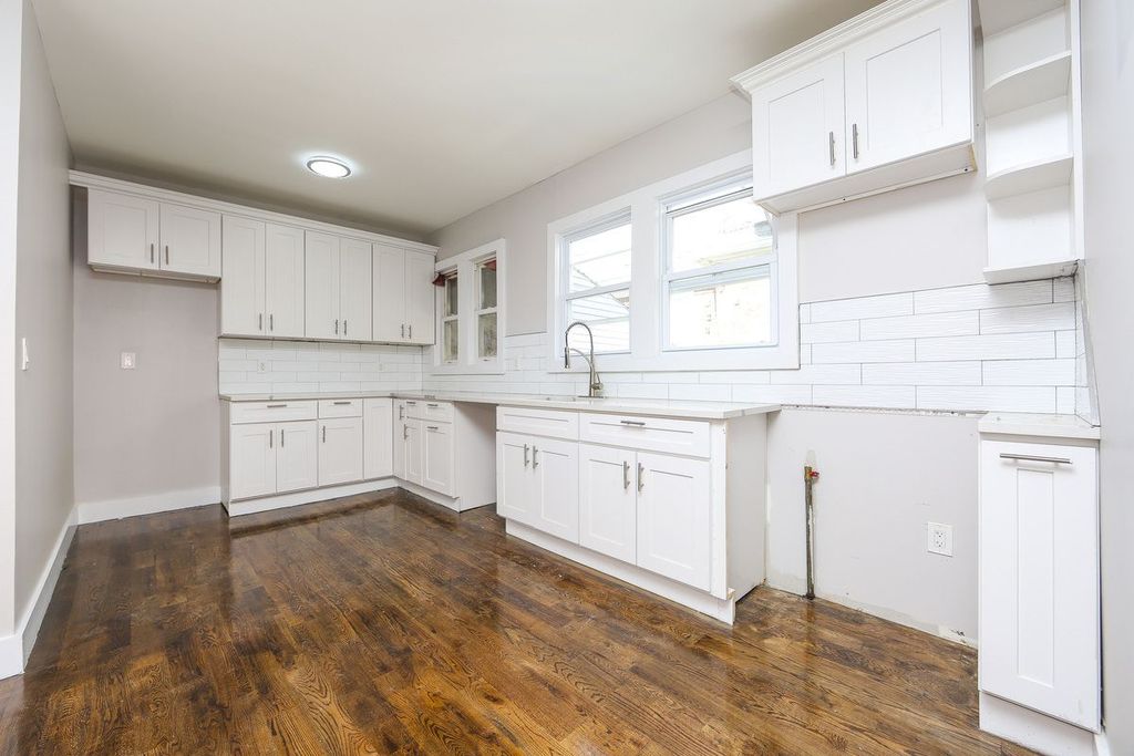 11884 Riverton St, Saint Albans, NY 11412 - See Est. Value, Schools & More