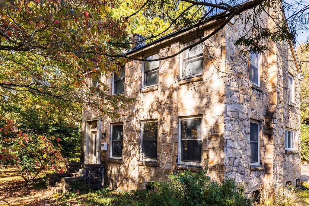 808 Williamson Dr, Raleigh, NC 27608 - See Est. Value, Schools & More