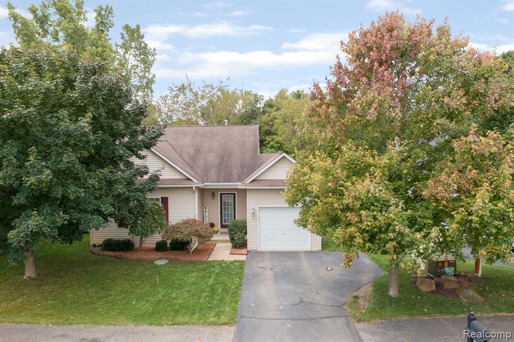 9193 Appleview Ct, Brighton, MI 48116 | Trulia