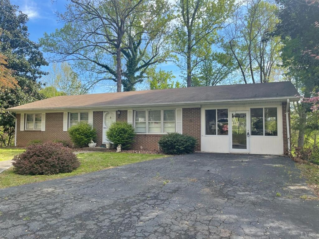 111 Lynn St, Brookneal, VA 24528 | Trulia