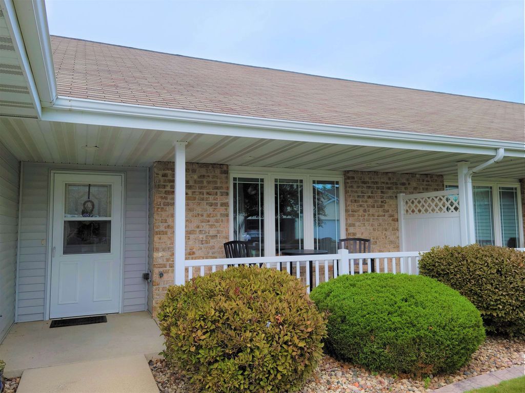 456 Wyldewood Dr #C, Oshkosh, WI 54904 - See Est. Value, Schools & More