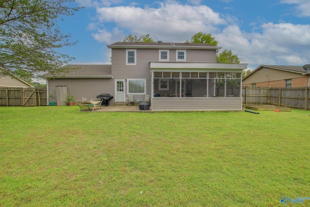 2204 Saint Andrews St SW, Decatur, AL 35603 - See Est. Value, Schools ...