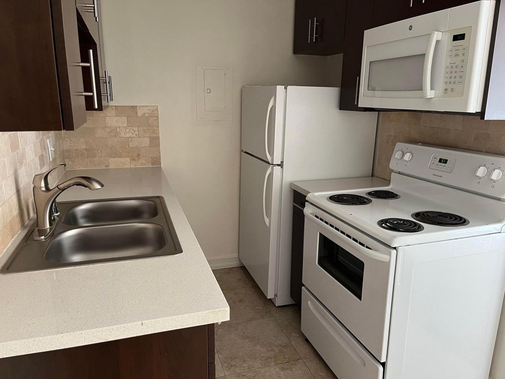 470 E Angeleno Ave #104, Burbank, CA 91501 - See Est. Value, Schools & More
