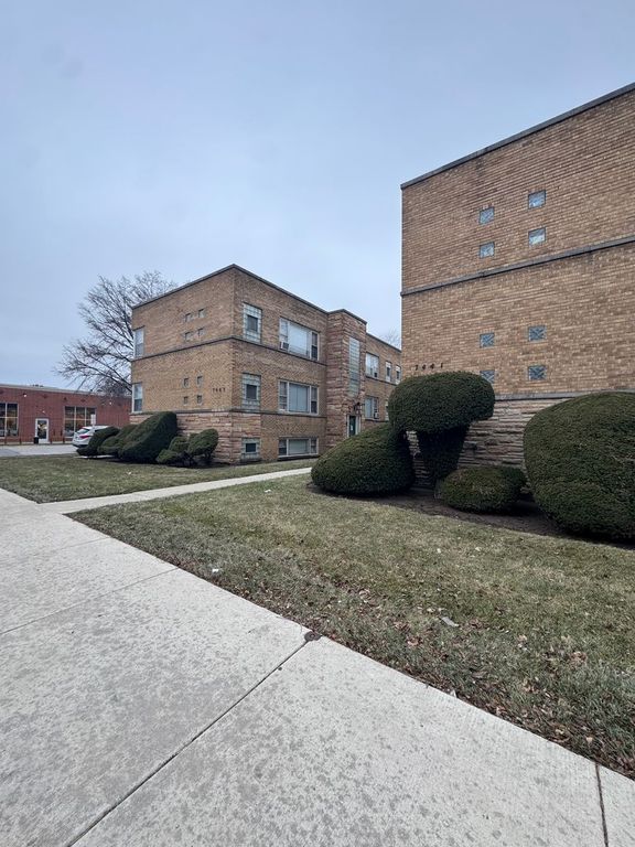 7441 Roosevelt Rd #101B, Forest Park, IL 60130 | Trulia