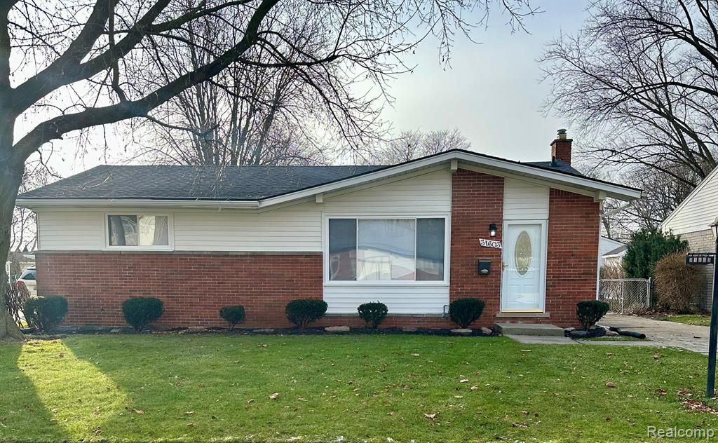 31603 Fonville St, Livonia, MI 48152 - See Est. Value, Schools & More