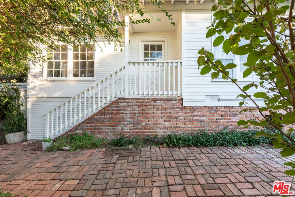 2143 Fargo St, Los Angeles, CA 90039 - See Est. Value, Schools & More