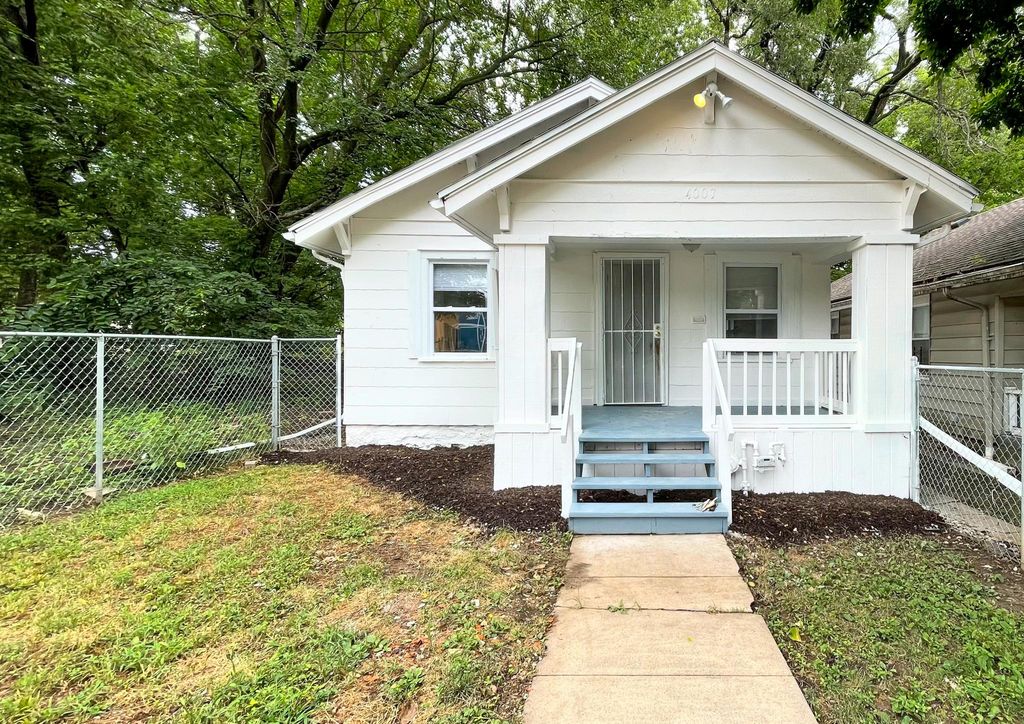 4007 Flora Ave, Kansas City, MO 64110 - See Est. Value, Schools & More