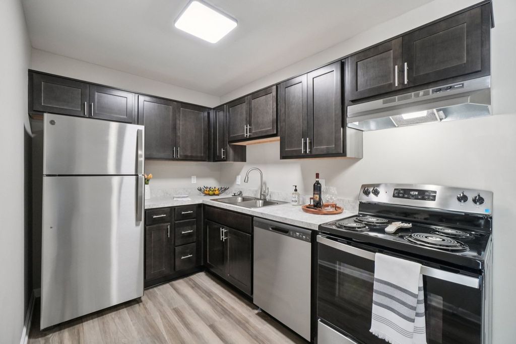 38001 Club House Ln #C102, Harrison Township, MI 48045 - See Est. Value ...