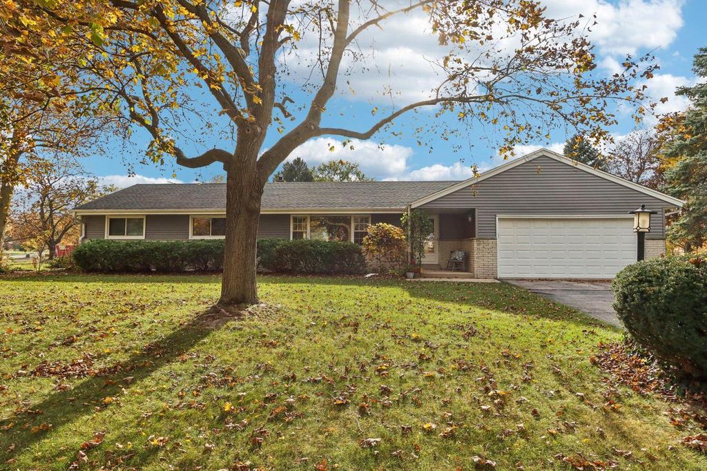 12113 North Ridge TRAIL, Hales Corners, WI 53130 | MLS# 1897178 | Trulia