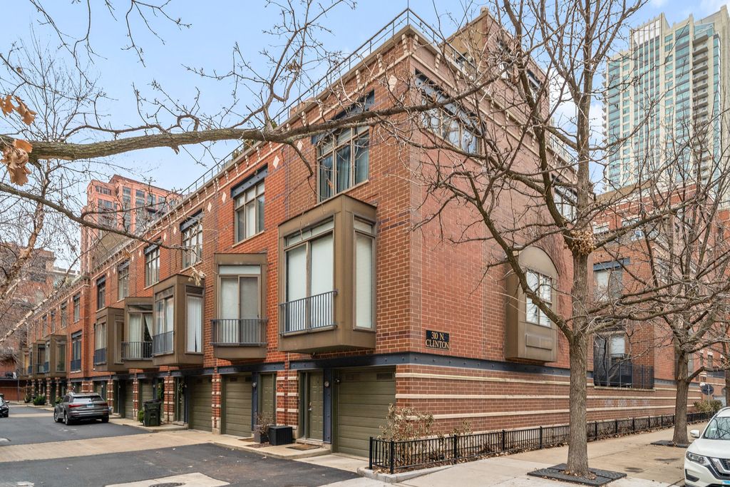 310 N Clinton St #E, Chicago, IL 60661 | MLS# 12536834 | Trulia