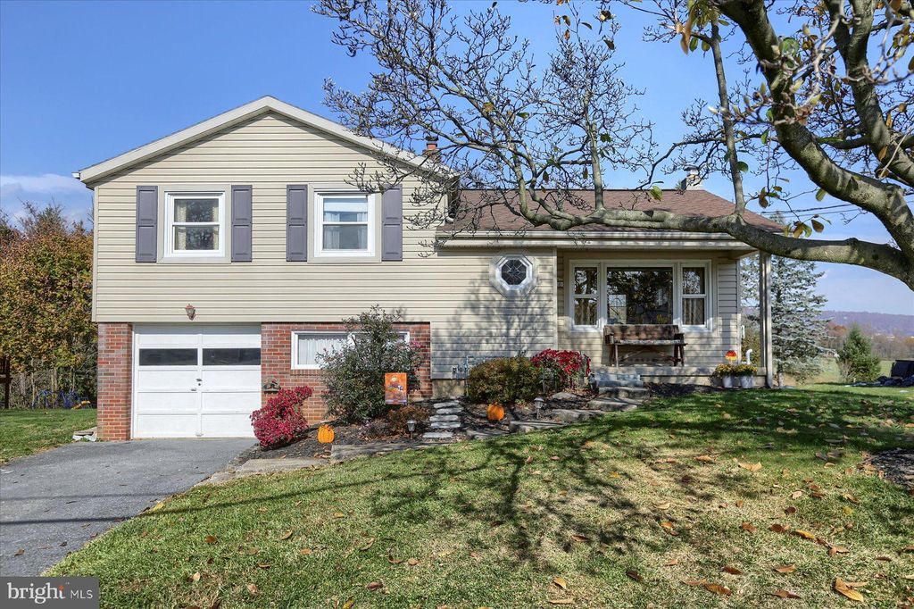 30 Sharon Rd, Enola, PA 17025 - See Est. Value, Schools & More