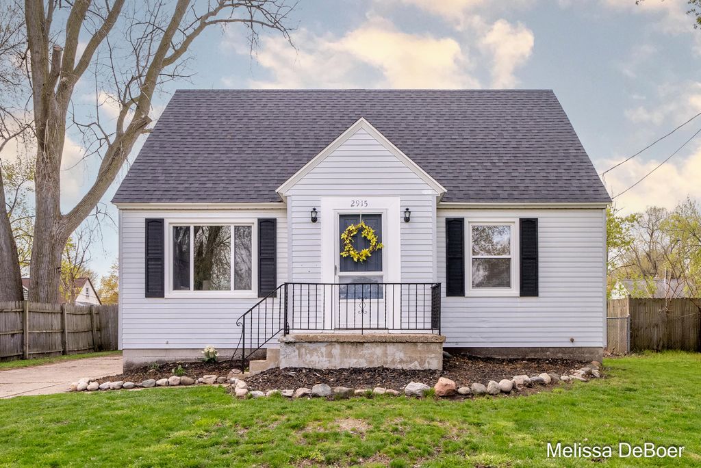 2915 West Ave SW, Wyoming, MI 49519 - See Est. Value, Schools & More