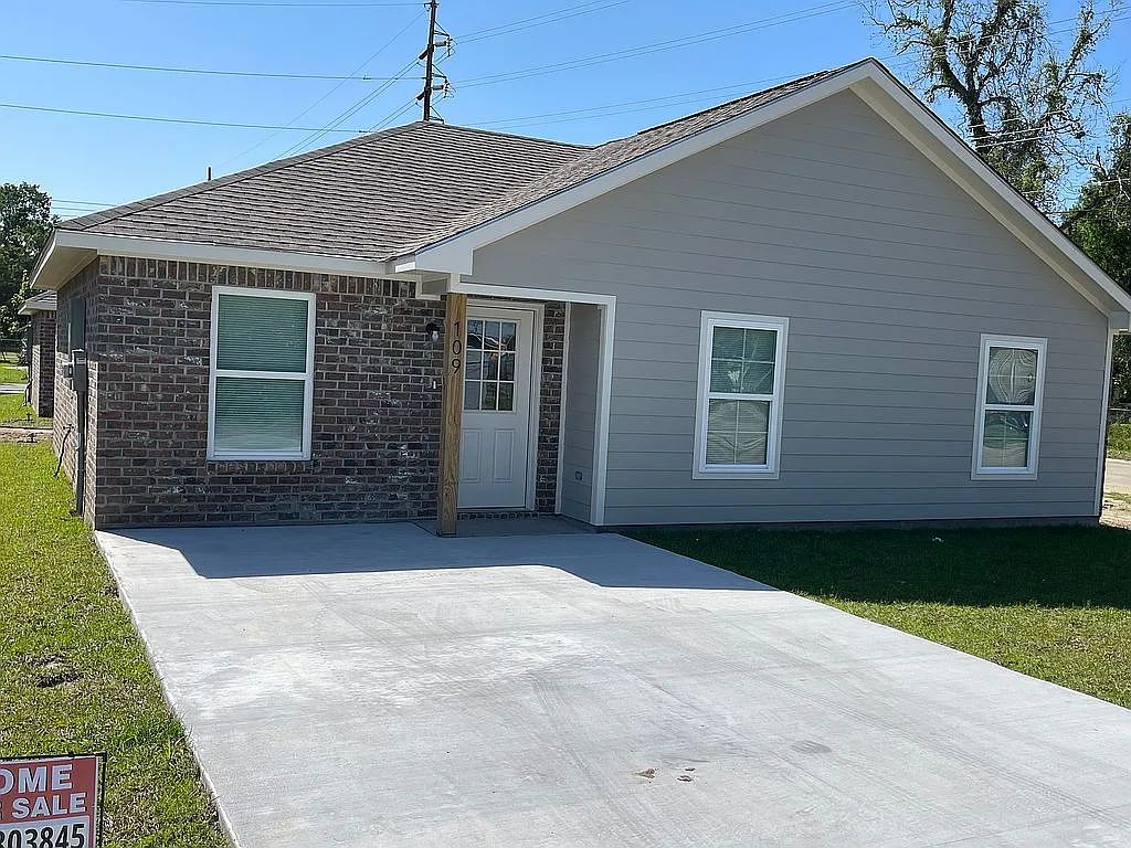 109 N Loop St, Lafayette, LA 70506 - See Est. Value, Schools & More