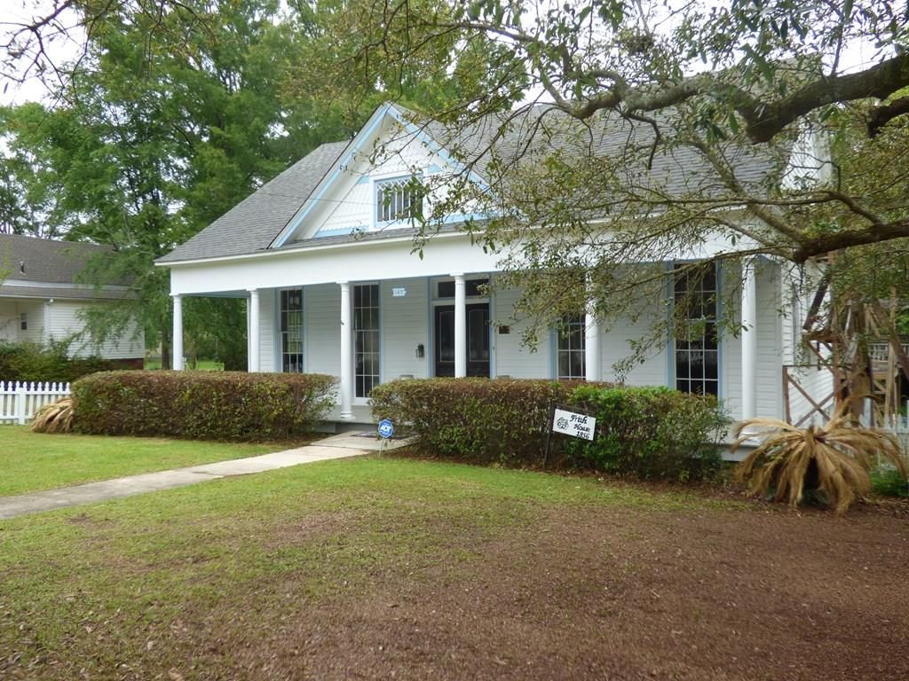 140 Myrtle St W, Magnolia, MS 39652 - See Est. Value, Schools & More